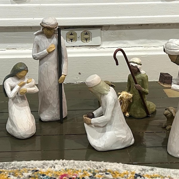 Nativity Stable Creche, Wooden Manger, Willow Tree Nativity Set 6 Piece ...