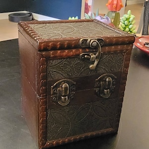 Wooden Case Chest for Collectible Fantasy Coin Dice Counter Card Games ...