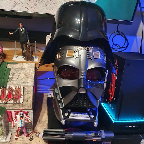 Terminator Prop T-800 CPU Brain Chip' in Display Case - Etsy UK