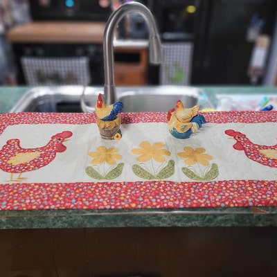Chicken Circle Table Quilt, Country Farmhouse Table Toppers, Summer ...
