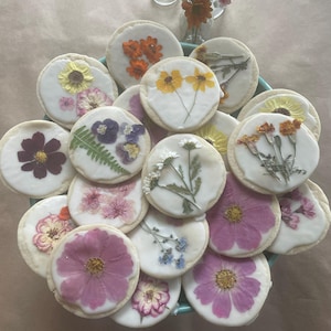 50 Pieces Food-safe Pressed Flowers Cake Decoration Flowers - Etsy