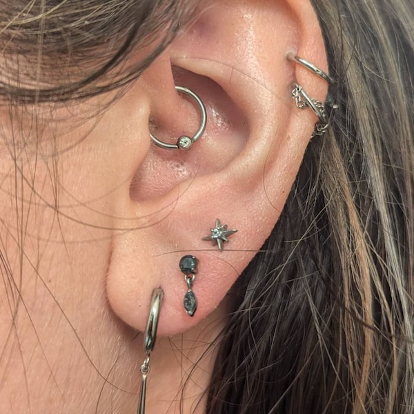 Black CZ Crystal 6mm, 8mm, 10mm, 12mm Titanium Clicker · Daith/helix ...