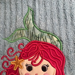 Mermaid Peeker Hooded Towel in the Hoop Mermaid Peeker Applique Digital ...