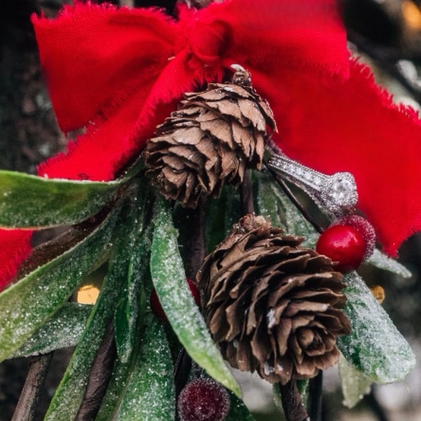 Rustic Christmas Mistletoe / Mistletoe, Christmas Party Decorations ...