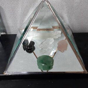 6" Pyramid Charging Box - Etsy
