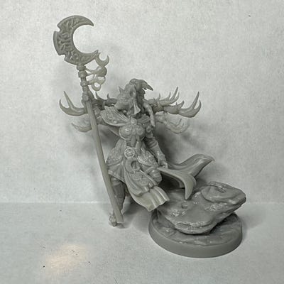 Druid Knight Miniature Celathyn, Heir of Elven Hope by DM Stash ...