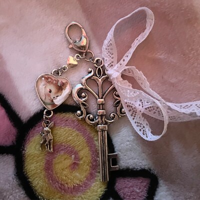 Dainty Deer & Bow Chain Necklace - Etsy