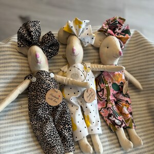 Muis gevulde pop in romper 10 patroon en tutorial, muispatroon, voor ...