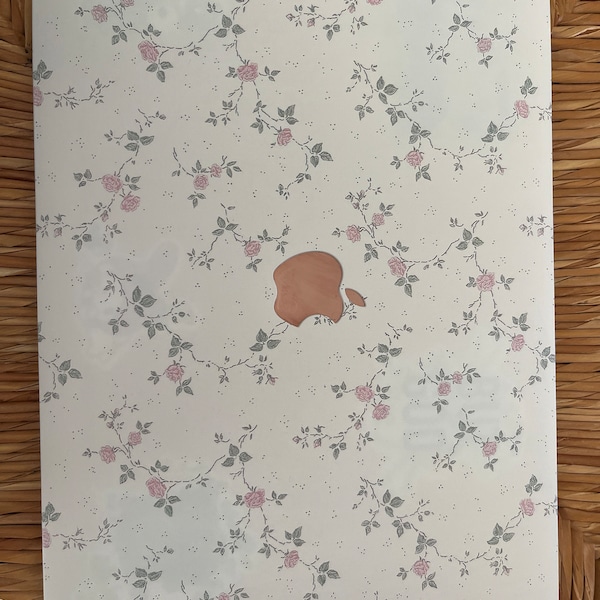 Pretty Flowers on Light Pink Flora MacBook Case for 2025 M4 Air 13/15 ...