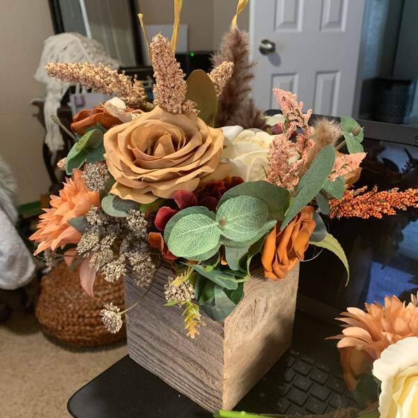 Fall Foliage & Flowers Brighten Your Home This Season. High Quality ...