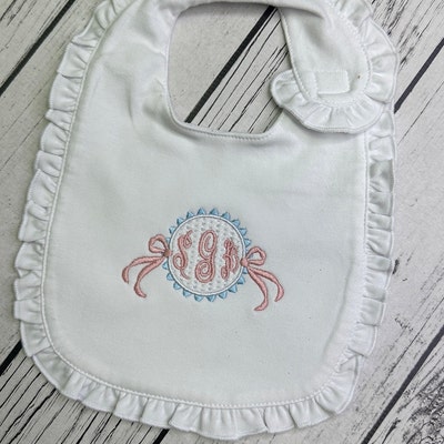 Circle Motif Fill Scallop Edge Monogram Frame With Side Bows Monogram ...