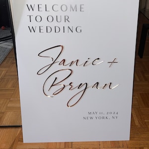 White Acrylic Wedding Sign With 3D Gold Mirror Names Wedding Welcome ...