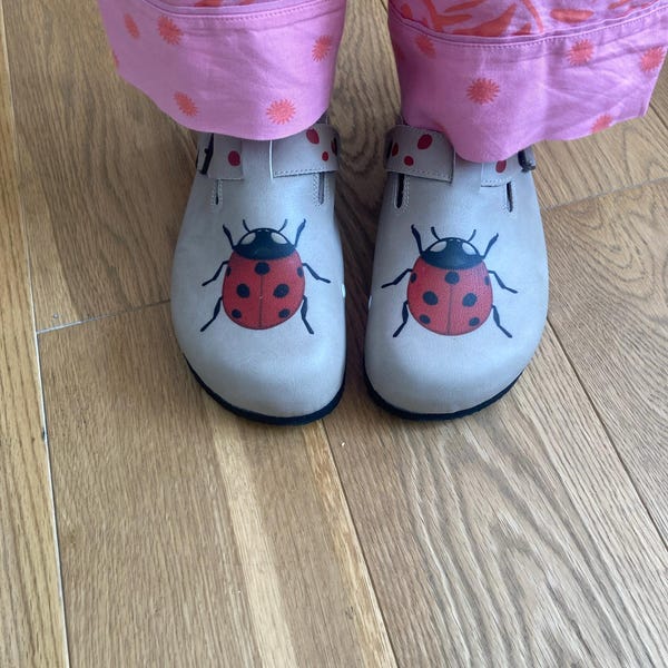 LADYBUG Themed Professional Womens Clogs, Comfortable Nurse & Doctor ...