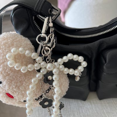 Y2K Pearl Keychain, Coquette White Bow Keychain, Coquette Charm, Gift ...