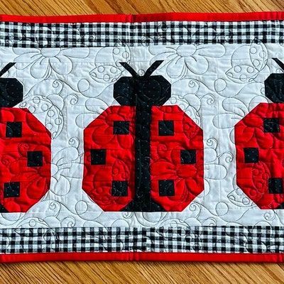 Ladybug Lane Table Runner PDF Pattern - Etsy