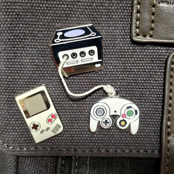Gamecube + Controller Enamel Pins 3.5" - Etsy