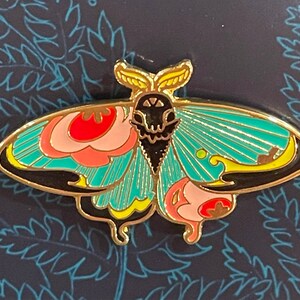 Floral Moth jade Enamel Pin - Etsy