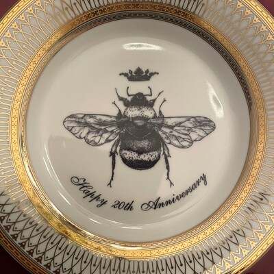 FREE SHIPPING Beautiful Gold Queen Bee Plate or Cup and Saucer Set 8 ...