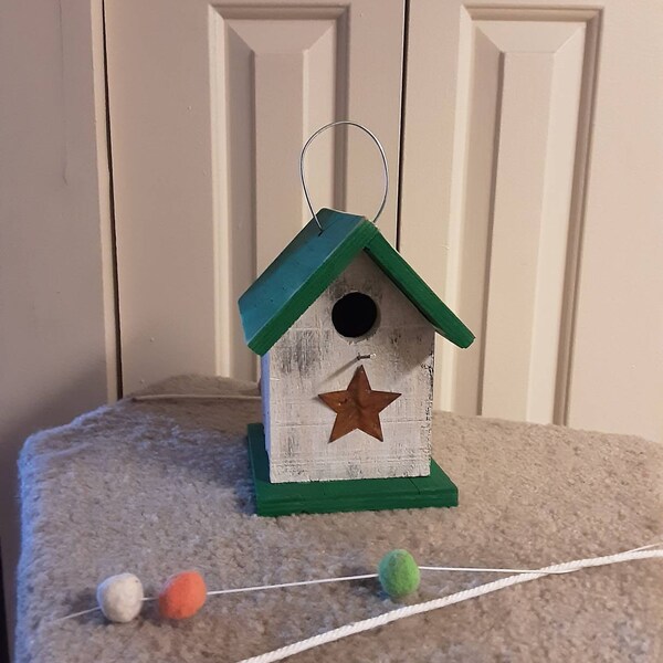 Rustic Primitive Birdhouse Triangle Steps Country Birdhouse Outdoor ...