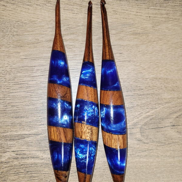 Wooden Handmade Multi Color Crochet Hooks Ergonomic Handle Knitting ...