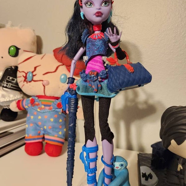Monster High Doll Rochelle Goyle, Authentic Mattel Collectible Dolls ...