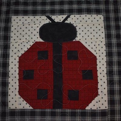 Ladybug Lane Table Runner PDF Pattern - Etsy