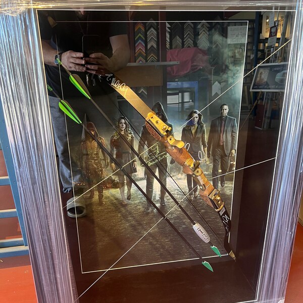 Arrow Season 1: Oliver Queen/green Arrow Bow Replica - Etsy