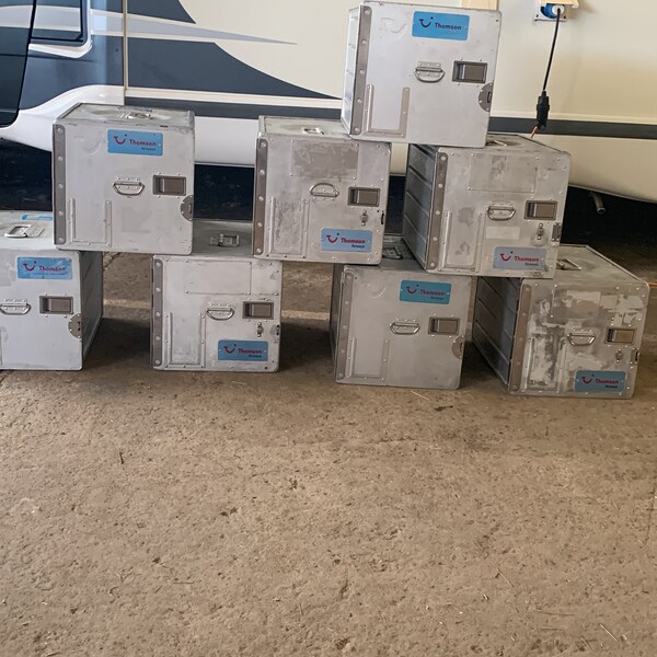 2 TRANSAVIA Aluminium Airline CONTAINERS KSSU Containers ...