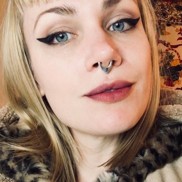 Septum Shield ~ Blade Septum Hoop ~ Fin Body Jewelry ~ 5mm Shield ...