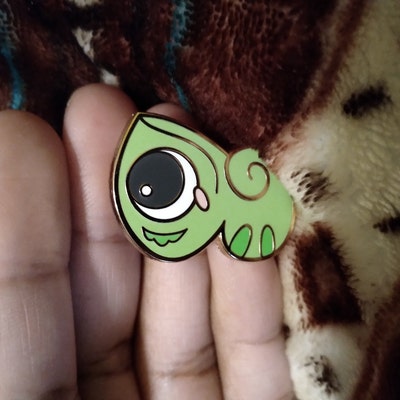One in a Chameleon Pins, Tangled Pins, Pascal Pin, Rapunzel and Pascal ...