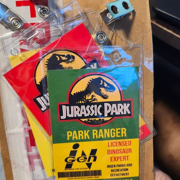 Jurassic Park - Clip-on Ingen ID Photo Pass Badge Set Prop Collection ...