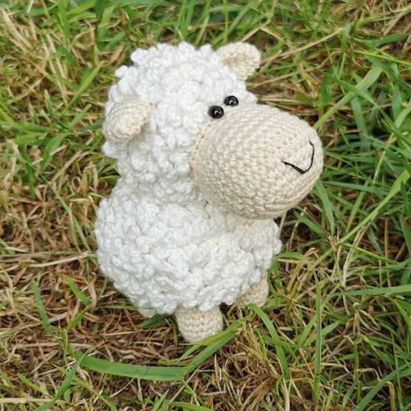 CROCHET PATTERN, Amigurumi Oli the Sheep | Cute Low Sew Sheep Pattern ...