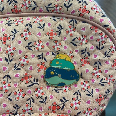 Roun Frens Frog Stack Hard Enamel Pin RESTOCK Three Dumpy Tree Frogs Lapel Pin Round Animals ...