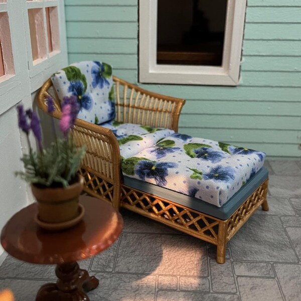 1:12 Dollhouse Roombox Diorama Recreation Room - Decorated and Remote ...