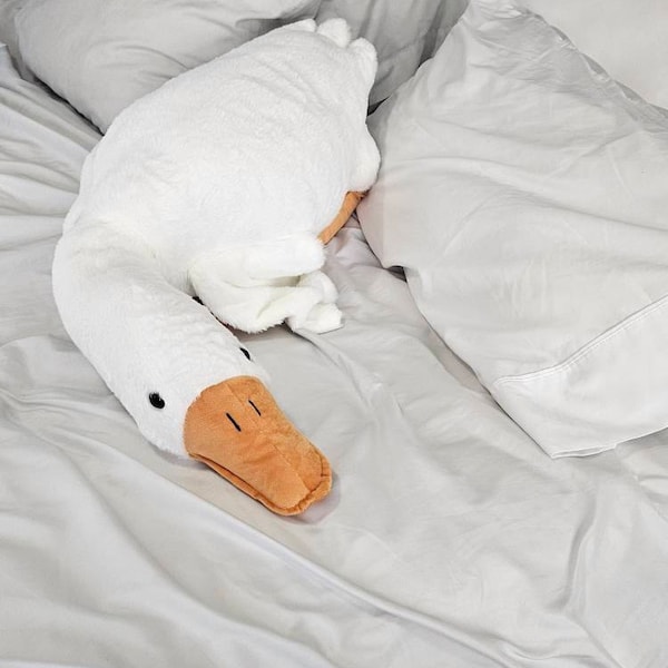 Super Soft Goose Plushie Body Pillow – Huggable Duck-shaped Plush for ...