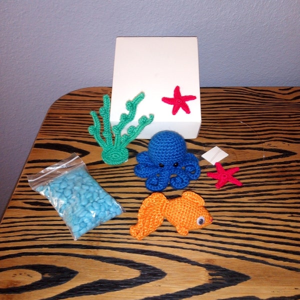 Small Aquarium Set Set With Gold Fish, Starfish, Water Grass, Sea Shell ...