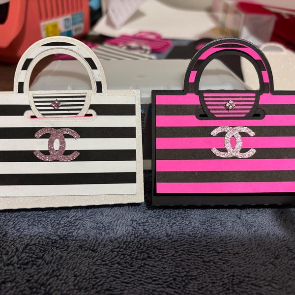 Graduation Day Digital Paper Seamless Pattern Class of 2025 Black White ...