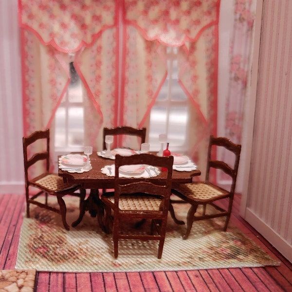 Miniature Rug for Dollhouse in Pale Green and Flowers - Etsy