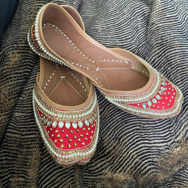 Red Silk Punjabi Jutti, Embroidered Bridal Shoes, Indian Wedding Flats ...