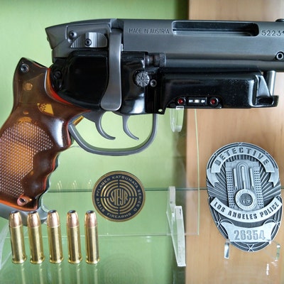 Custom BLADE RUNNER 2019 PKD Blaster Steyr Gold Tone Medallion Plate ...