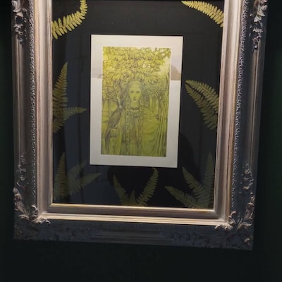 Colonial Style Ornate Wood Frame, Vintage Frame, Distressed White, Old ...