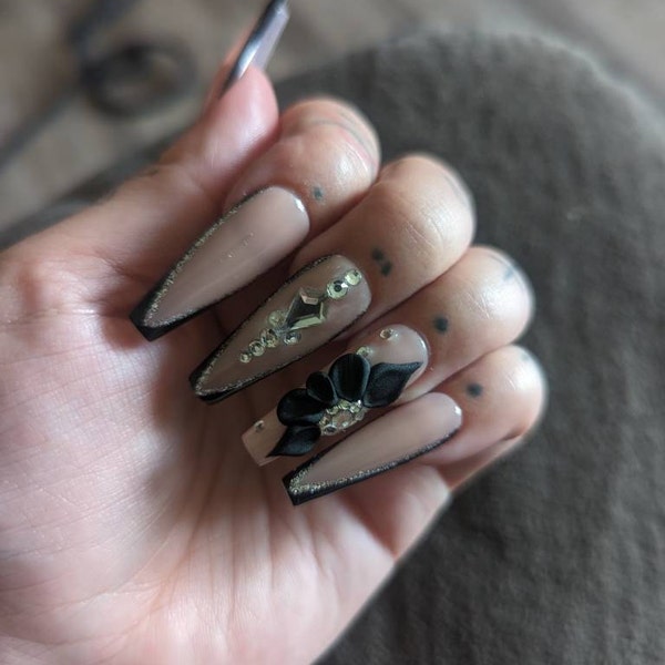 Onyx Glam Luxury Nails 3D Acrylic Flower Black Tip Nails Vtip Nails ...