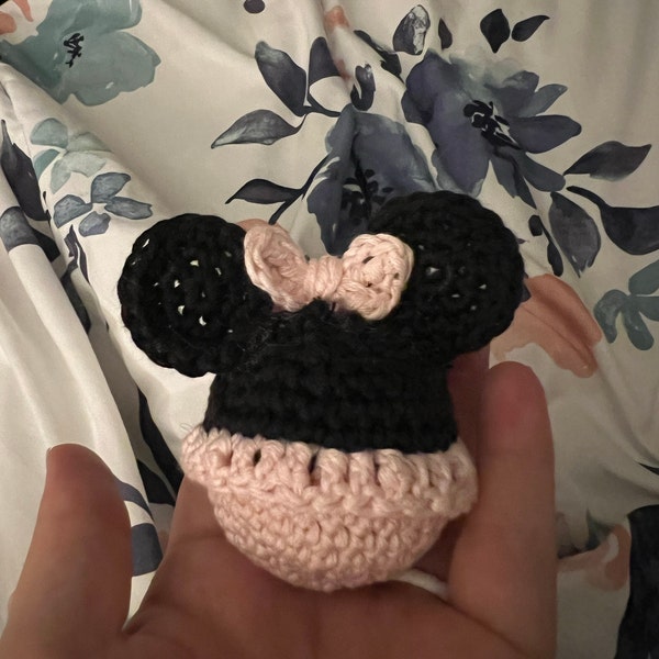 Mickey & Minnie Keychain Pattern | Crochet Pattern | Low Sew Amigurumi ...