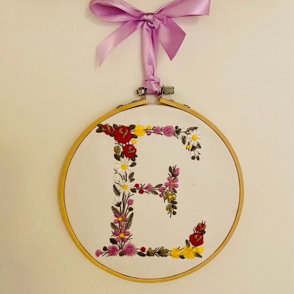 Machine Embroidery LETTER E Uppercase 9,7cm / 3.85" Tall Dainty Floral ...