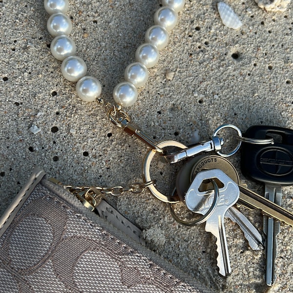 Pearl Keyring, Pearl Keychain, Pearl Phone Charm, AirPod Case Key Ring ...
