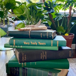 Set of 5 Vintage Books Customizable by Color Authentic Books Farmhouse ...