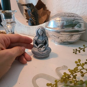 Goddess Statue the Morrigan Goddess Raven / Crow Shapeshifter Moon ...