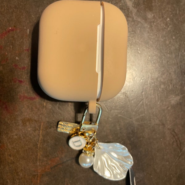 Customized AirPod Pro Gen 3 Case With Personalized Letter Initials ...