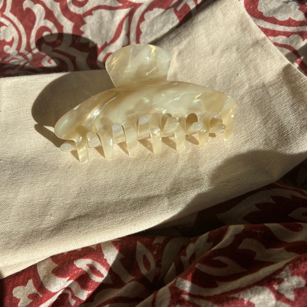 Wavy Hair Claw Clip, Large Wavy Hair Clip, Tortoise Shell Hair Clip ...