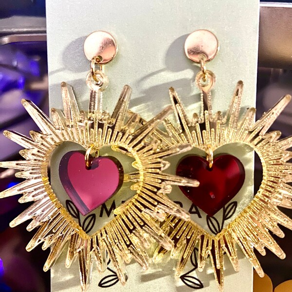 Romantic Statement Gold Glowing Radiant Halo With Dark Heart in Mirror ...